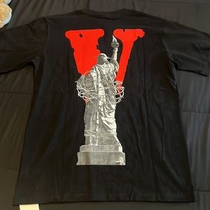 VLONE | Shirts | Vlone Tshirt Size L Statue Of Liberty X Barbwire ...